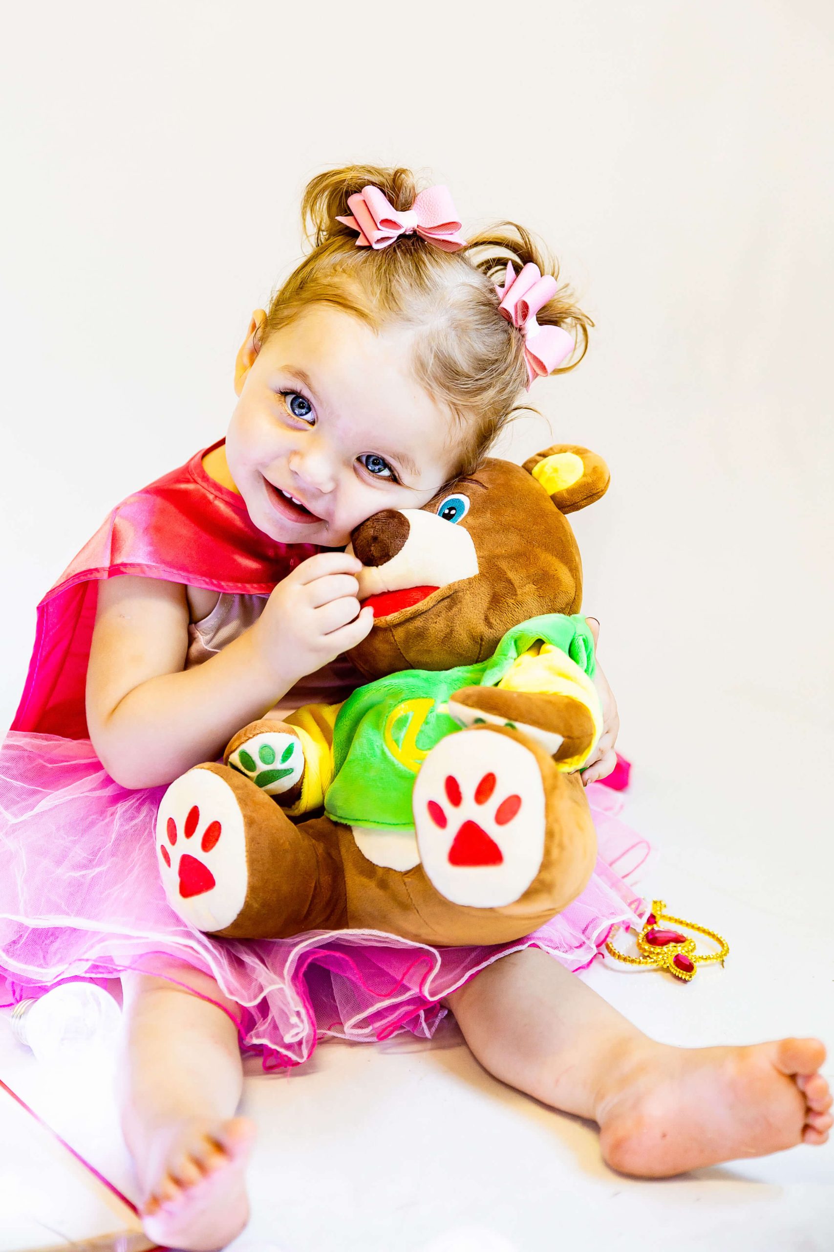 Lingi – a talking and singing superhero - Tummies Full Of Love